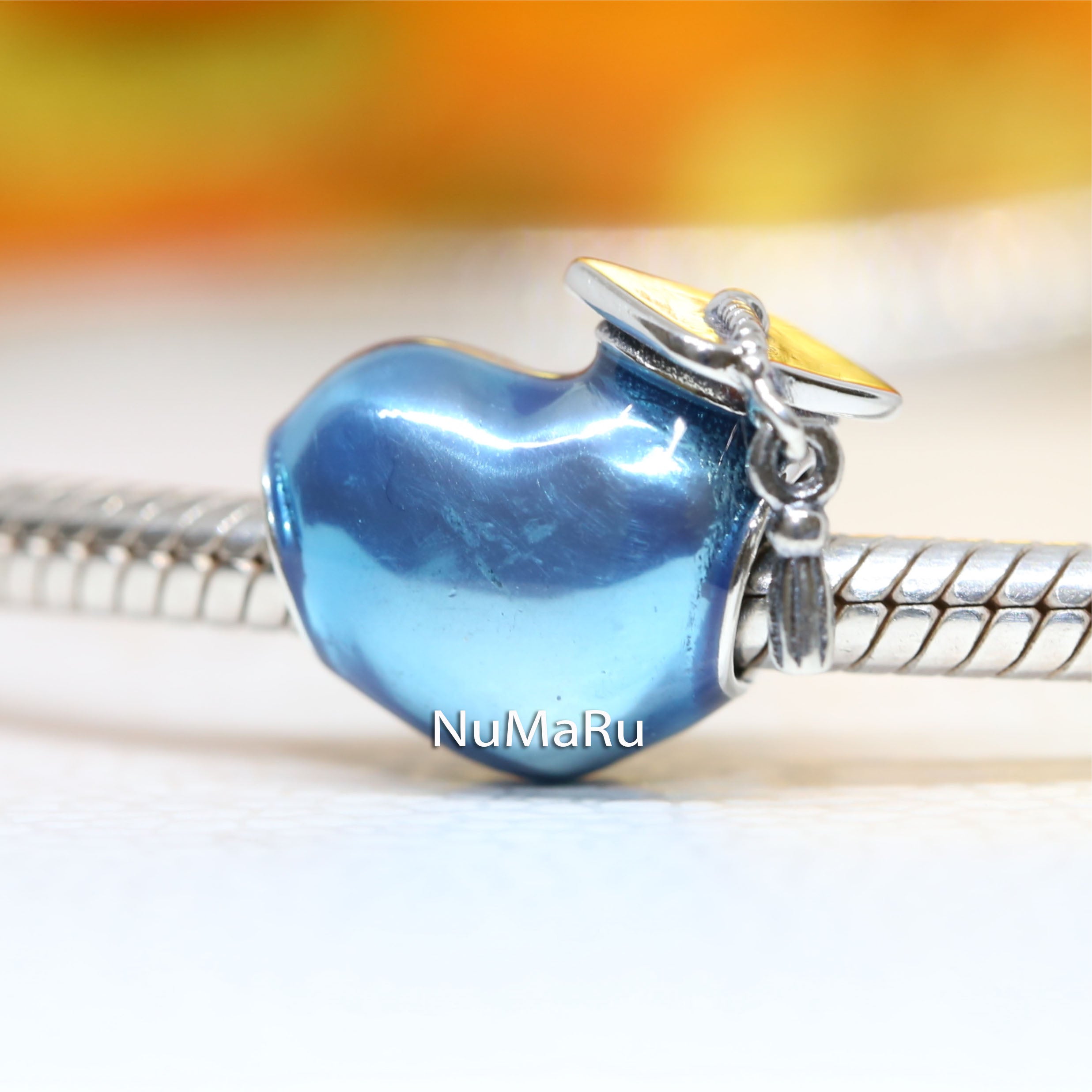Blue 2023 Graduation Heart Charm 792590C01 – NUMARU