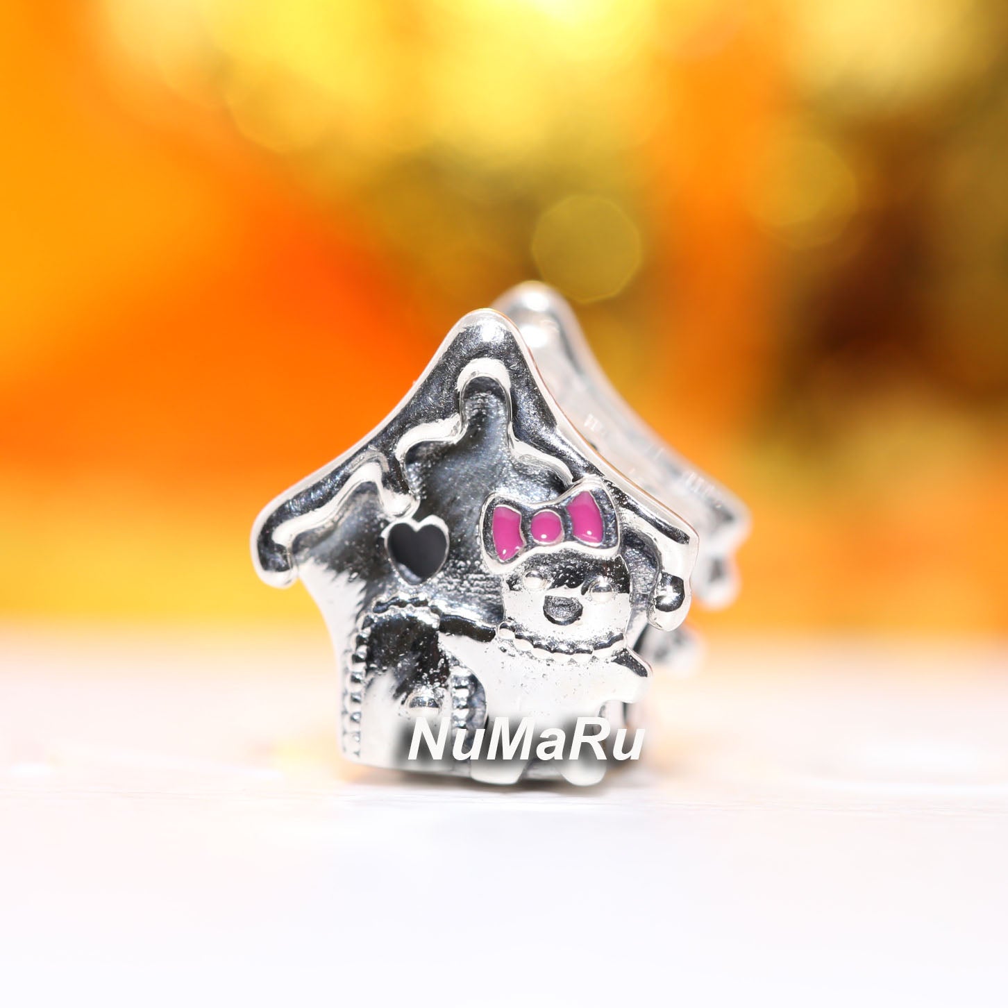 Gingerbread House Charm 792823C01 – NUMARU