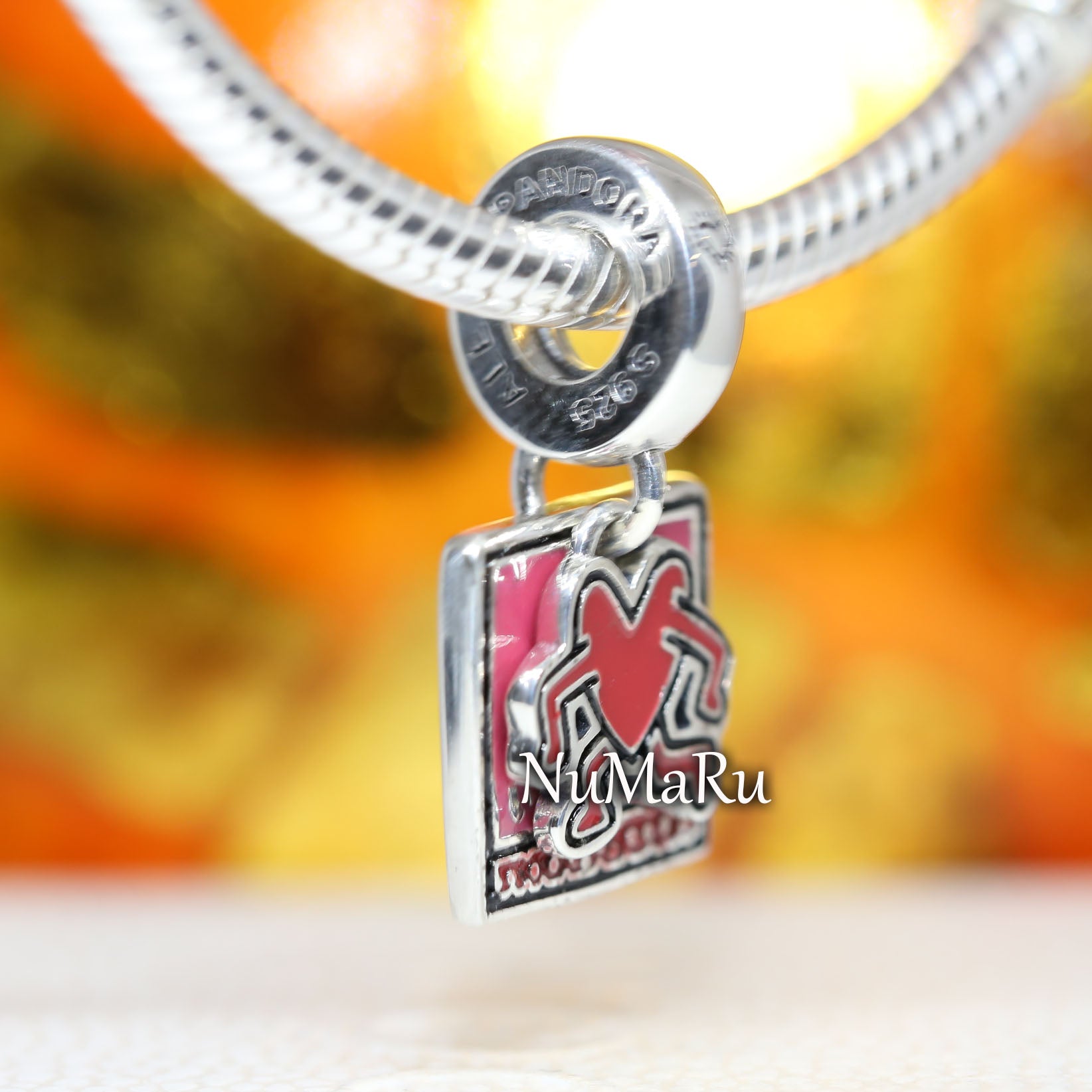 Walking Heart Double Dangle Charm 792216C01 – NUMARU