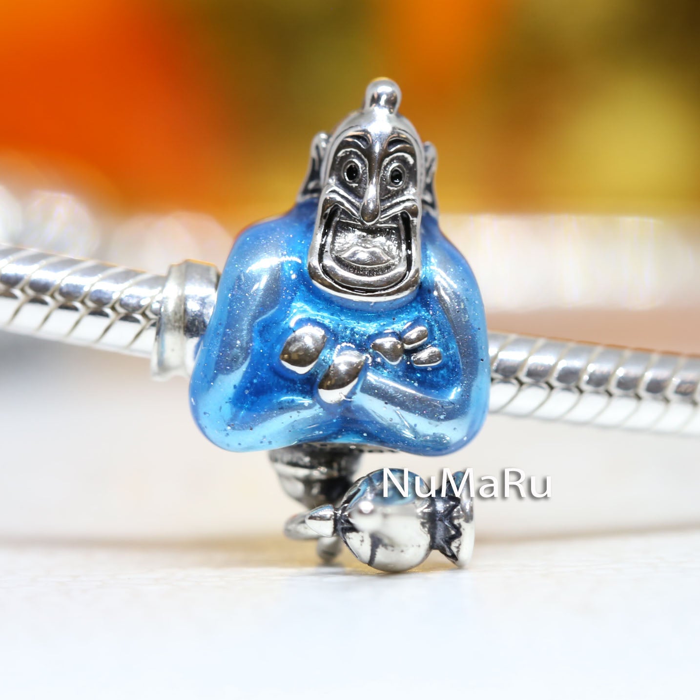 Aladdin Genie & Lamp Charm 792348C01 – NUMARU