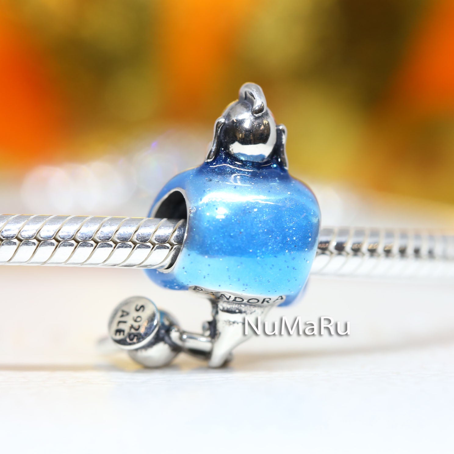 Aladdin Genie & Lamp Charm 792348C01 – NUMARU