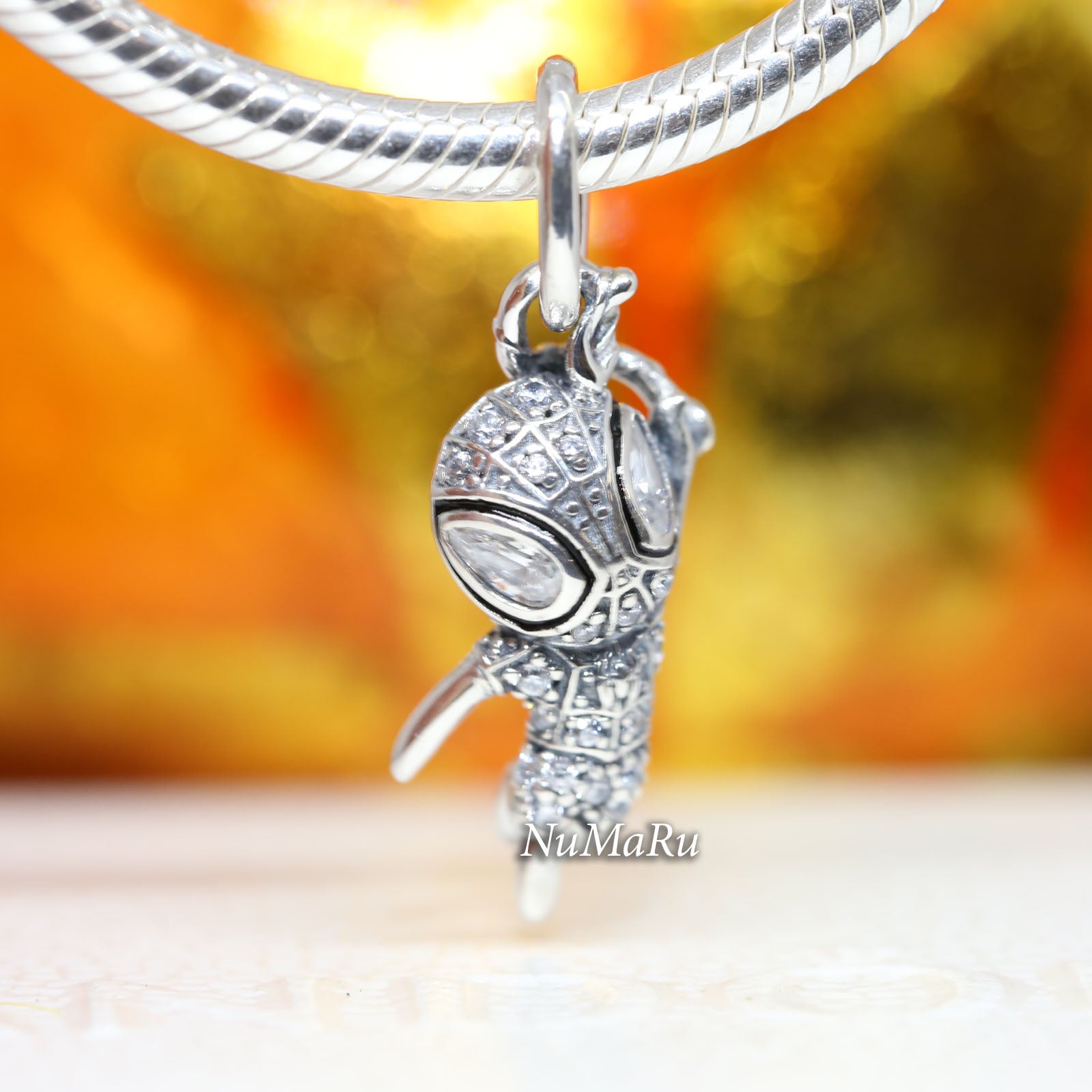 Spider-Man Pavé Pendant 392353C01 – NUMARU