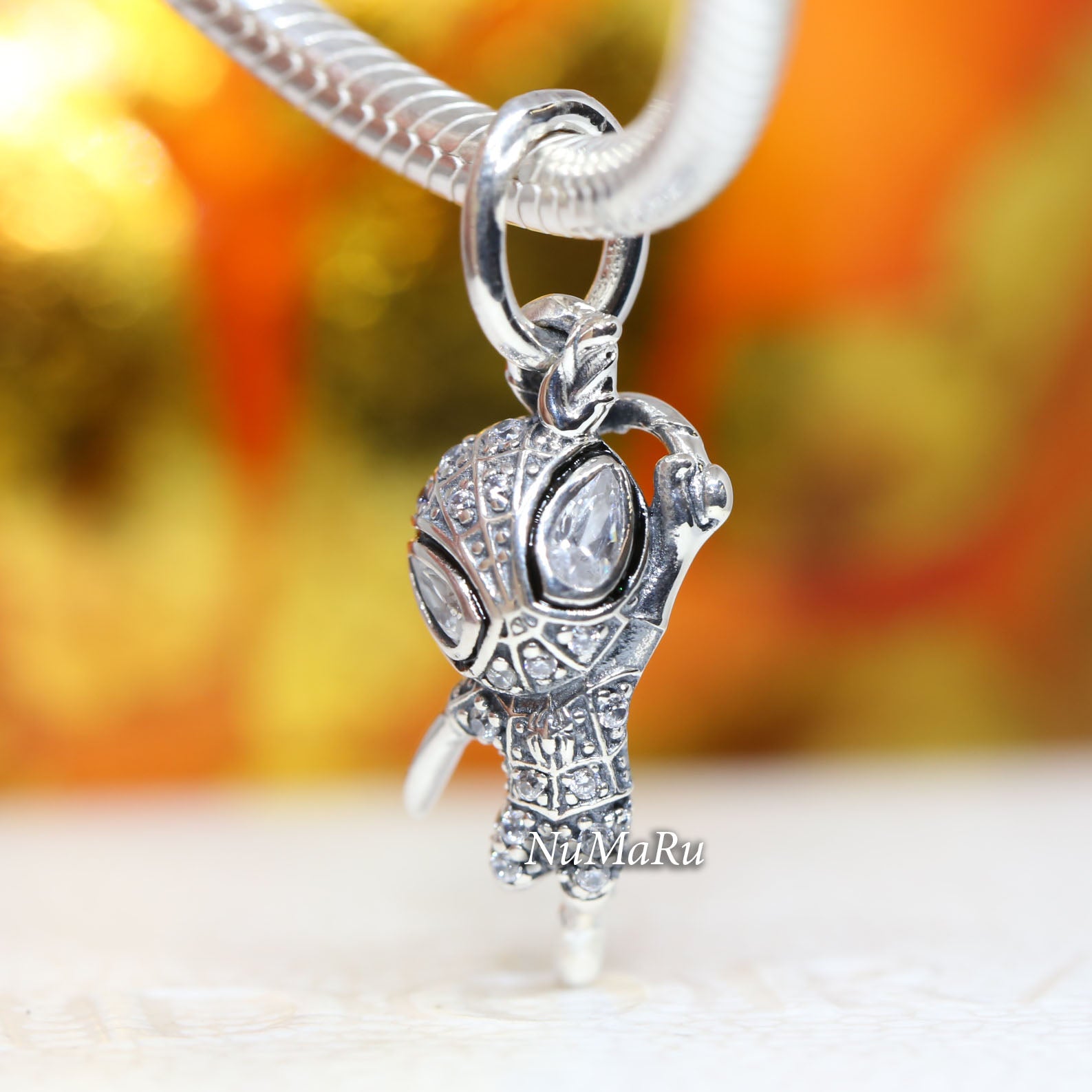 Spider-Man Pavé Pendant 392353C01 – NUMARU