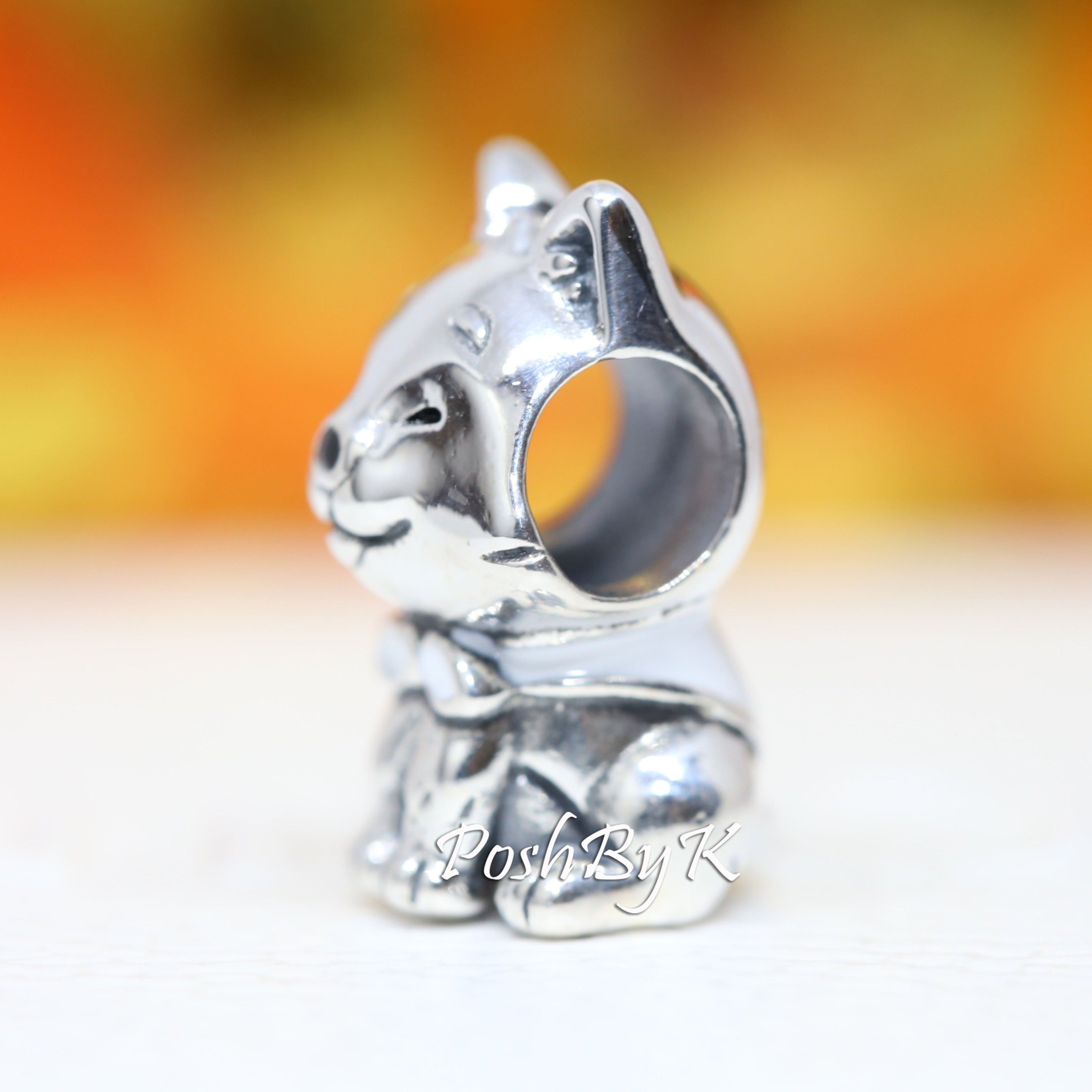 Japanese Akita Inu Dog Charm 799030C01 – NUMARU