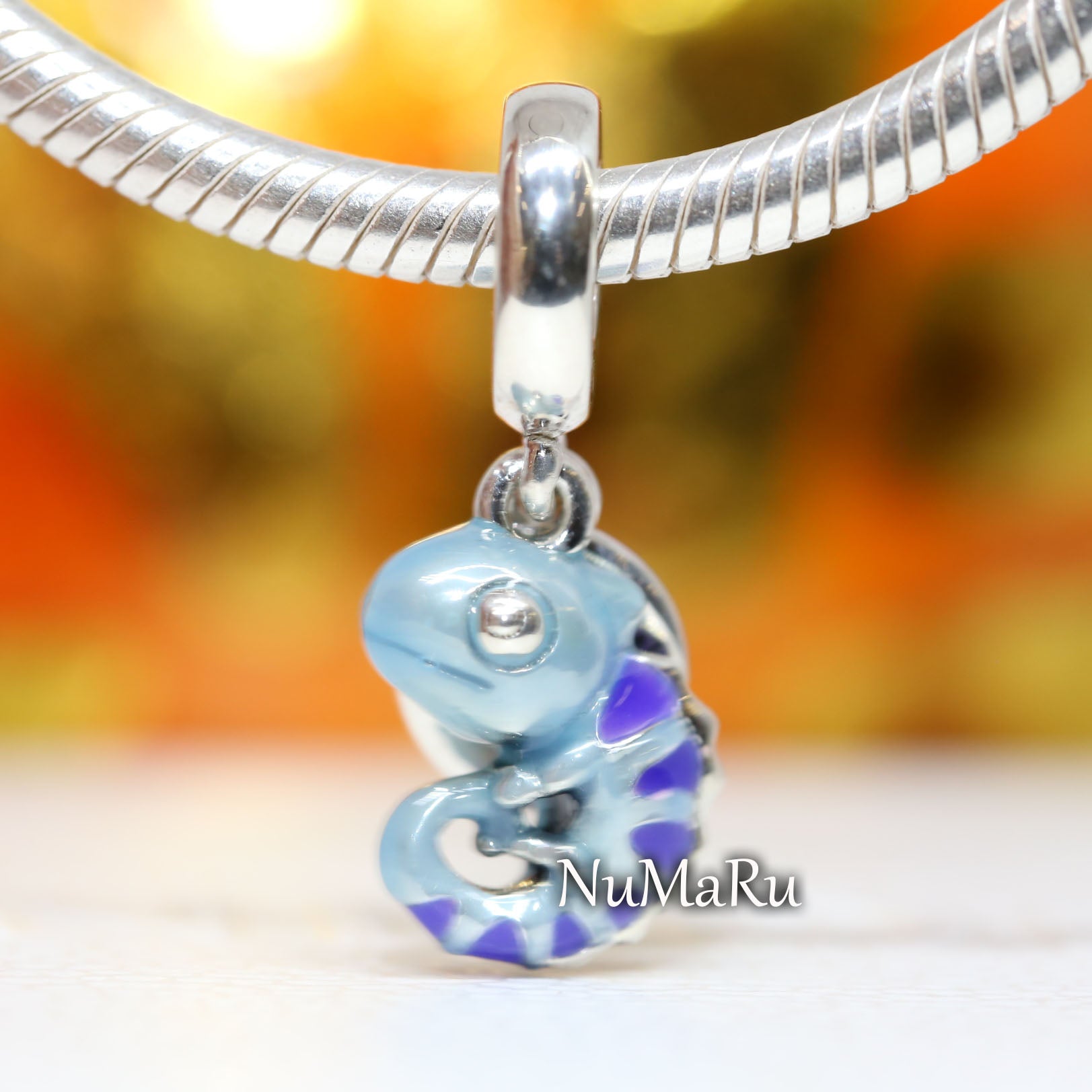 Colour-changing Chameleon Dangle Charm 791676C01 – NUMARU