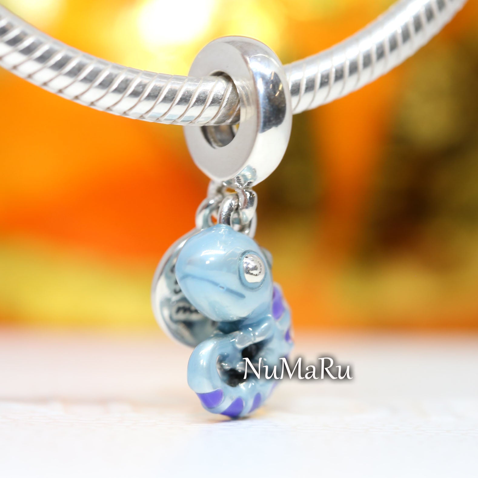 Colour-changing Chameleon Dangle Charm 791676C01 – NUMARU