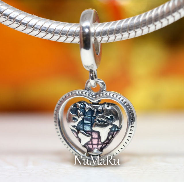 Family Spinning Heart Globe Dangle Charm 792240C01 – NUMARU